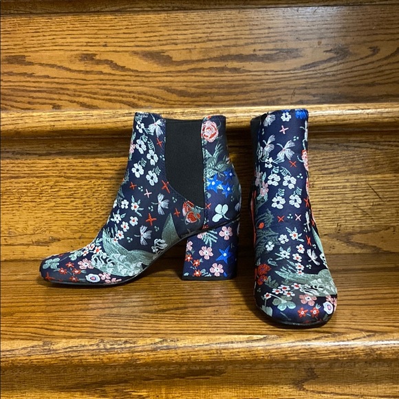 Indigo | Shoes | Indigo Blue And Red Ankle Boots With Chunky Heel ...